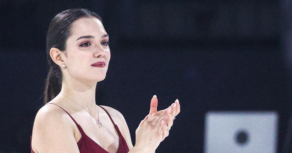 «Глаз не оторвать»: фигуристка Медведева похвасталась фигурой в купальнике